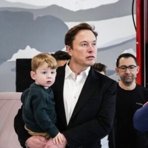 Profil Elon Musk, CEO Yang Berhasil Mengirim 56 Satelit Starlink Ke ...