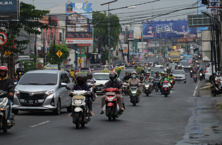Jalan Raya Kepandean Kota Serang Ramai Lancar