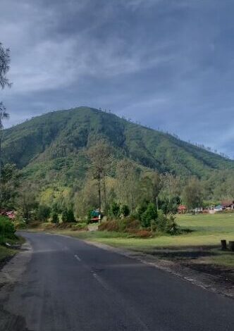 7 Tempat Wisata Alam Pendakian Gunung di Pulau Jawa, Indahnya Tak Main ...