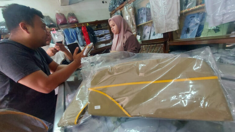 Harga Topi Mutz ASN Mahal Akibat Banyak Dicari - Bantenraya.co.id