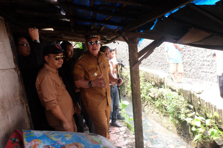 Budi Rustandi Tinjau Titik Banjir Di Kagungan Kota Serang - Bantenraya ...